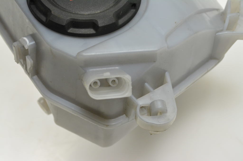 Used AUDI A1 Tank for coolant 2Q0121407B