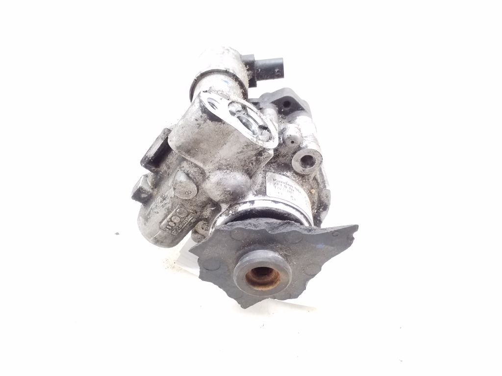 Used Mercedes Benz E-Class Power steering pump A0064664701