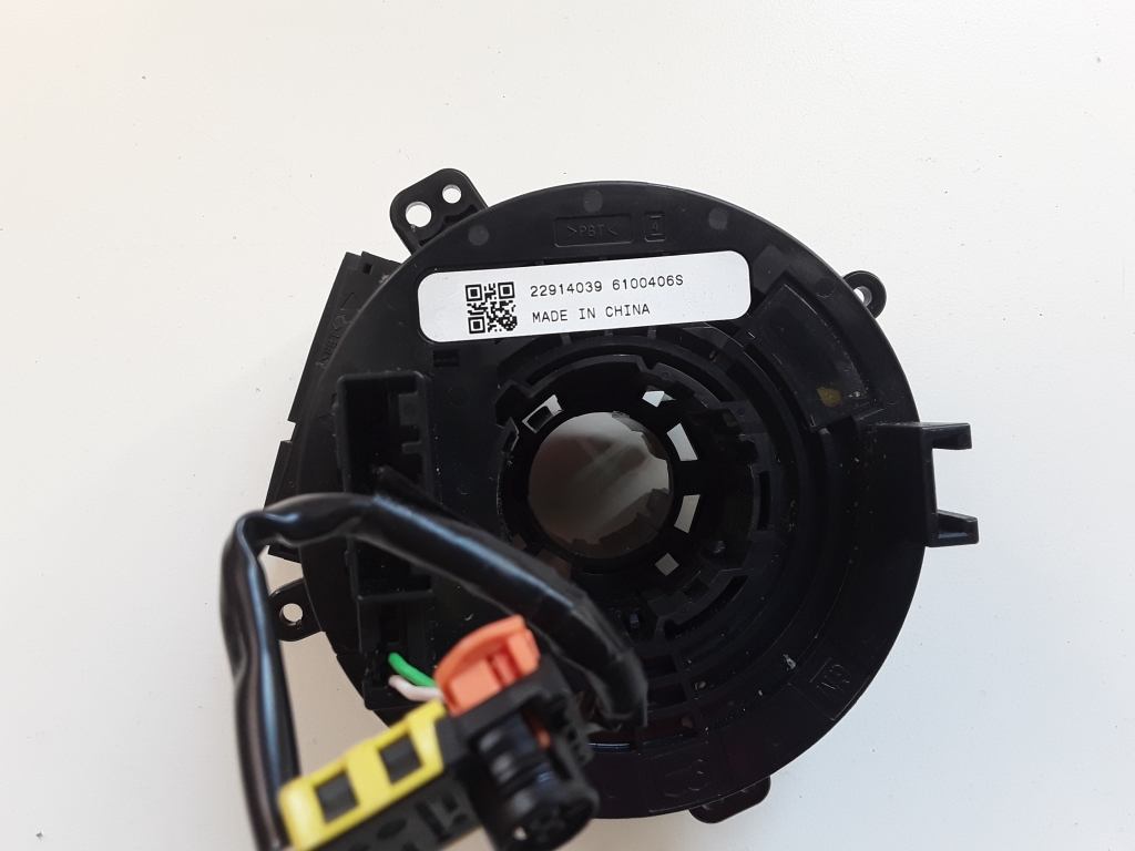 Used Opel Corsa Steering coil 22914039