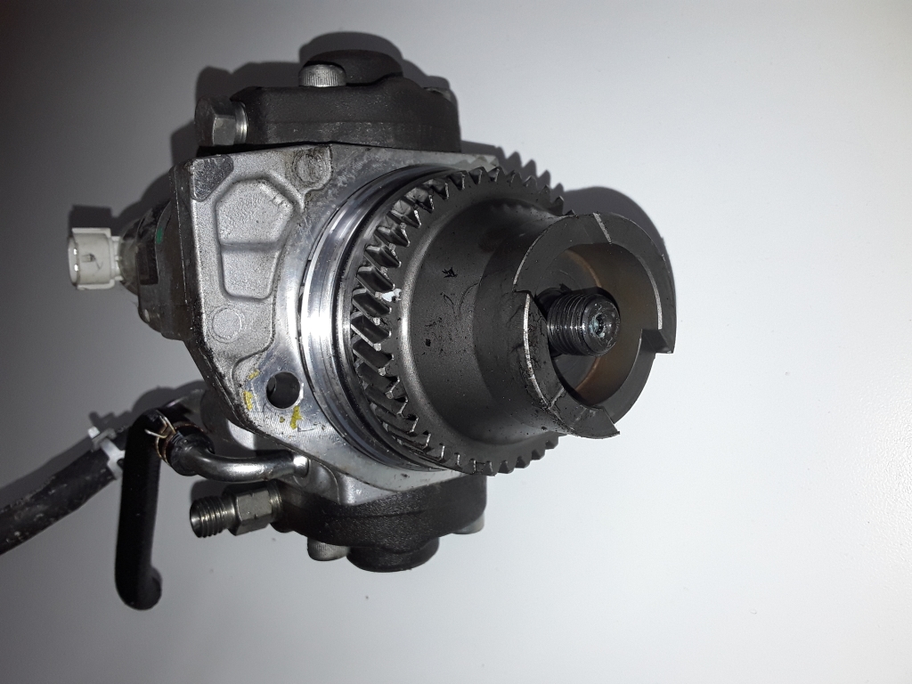 Used Mitsubishi L 200 Fuel pump 1460A095