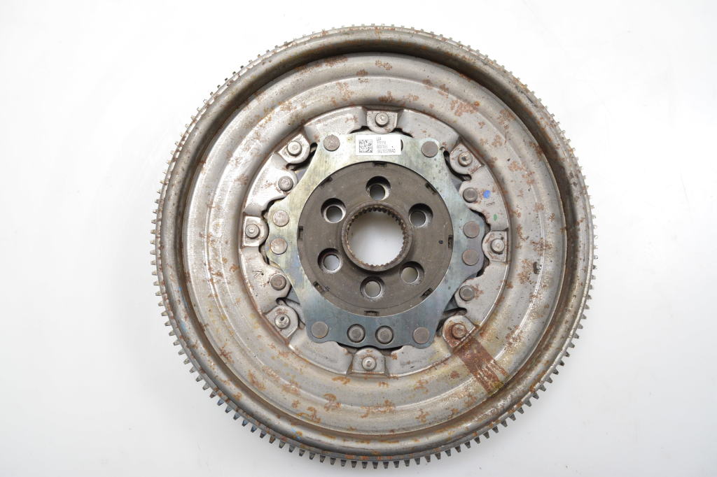 Used Volkswagen Tiguan Clutch flywheel 04l105266AD