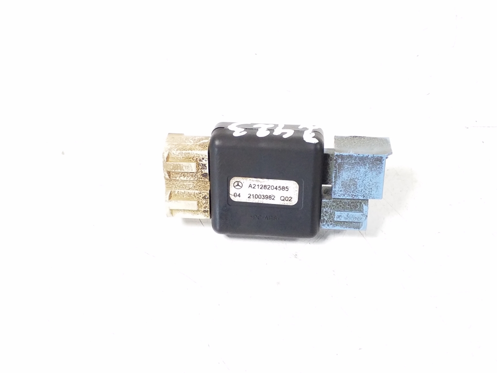 Naudotas Mercedes Benz CLA-Class Antenos stiprintuvas A2128204585