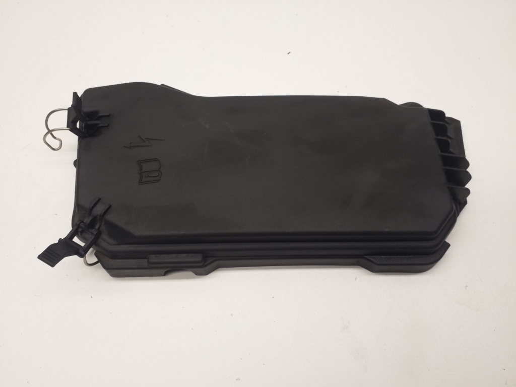 Used Mercedes Benz E-Class Another detail under the hood A2045400182