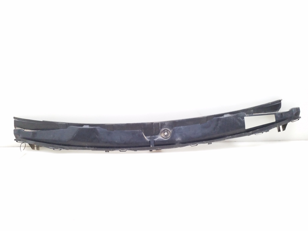 Used Mercedes Benz ML-Class Windshield wiper mechanism trim to the ...