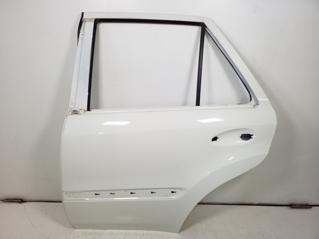 Used Mercedes Benz ML-Class Rear side doors A1647300705