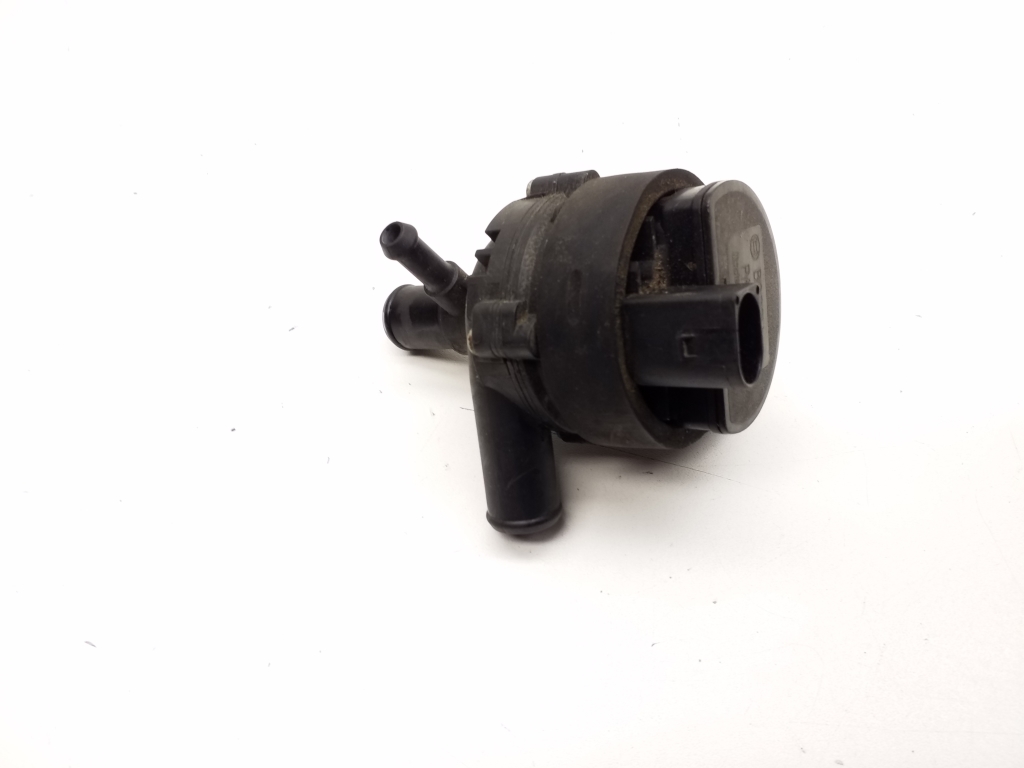 Used Mercedes Benz E-Class Circulation pump a2118350028