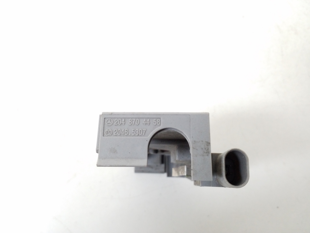 Naudotas Mercedes Benz CLS-Class Variklio gaubto užrakto kita detalė ...