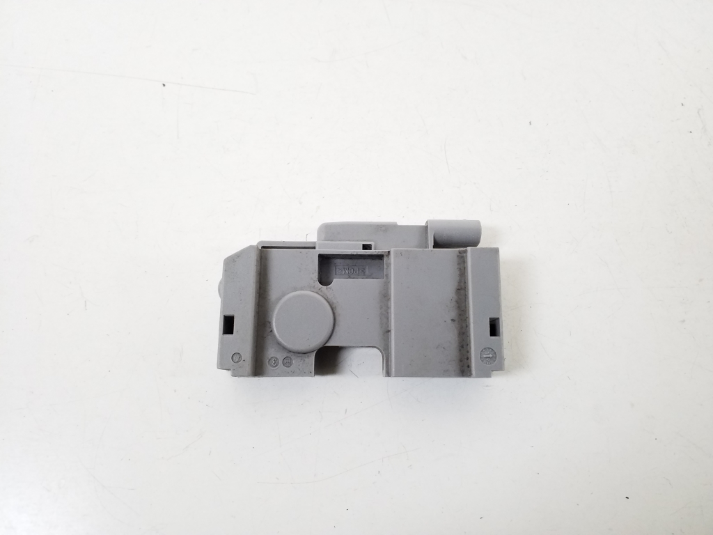 Naudotas Mercedes Benz CLS-Class Variklio gaubto užrakto kita detalė ...