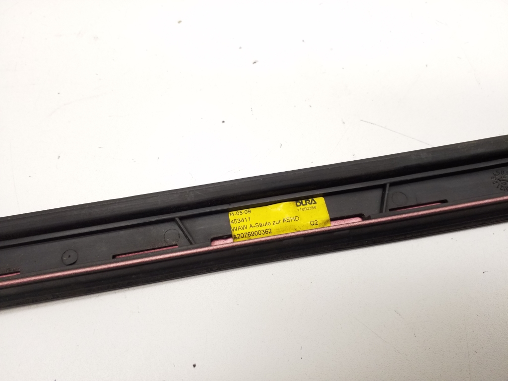 Used Mercedes Benz E-Class Windscreen strut outer A2076900362