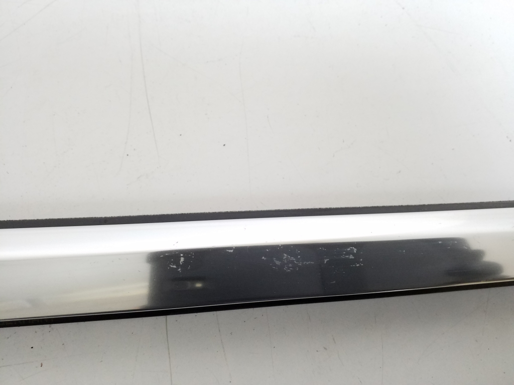 Used Mercedes Benz E-Class Rear side door strip to glass outer A2137300324