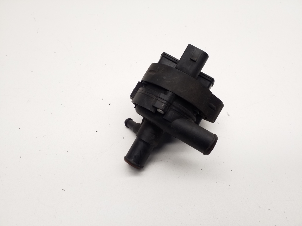 Used Mercedes Benz E-Class Circulation pump A2118350028