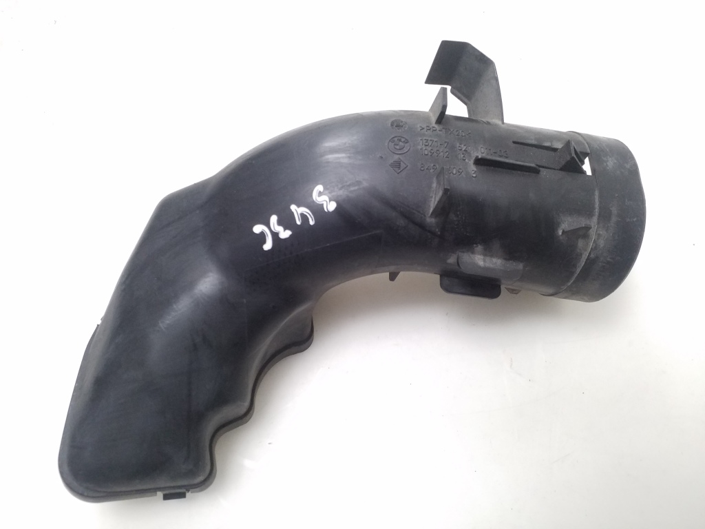 Used BMW 5 SERIES Air intake hose 7521011