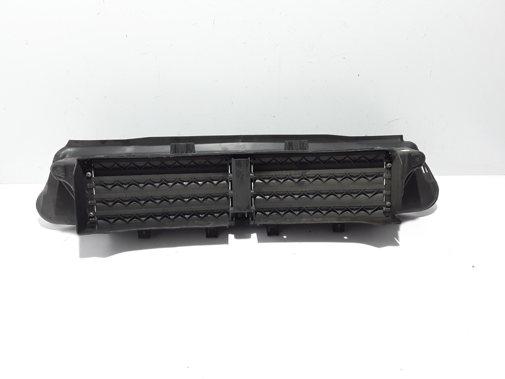 Used VOLVO V40 Air deflector for intercooler radiator 31455707