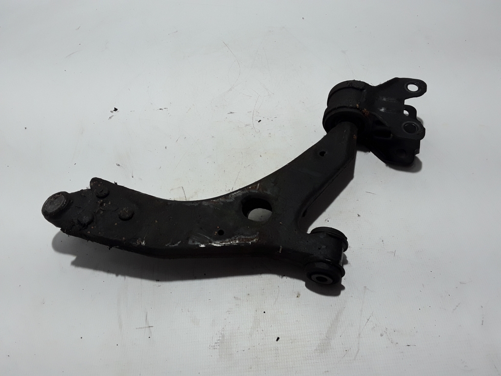 Used VOLVO V40 Front lever 31340232