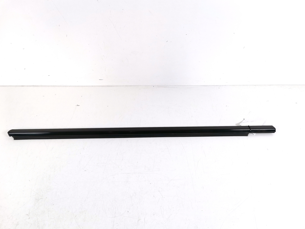 Used Mercedes Benz E-Class Front door strip to the glass exterior ...