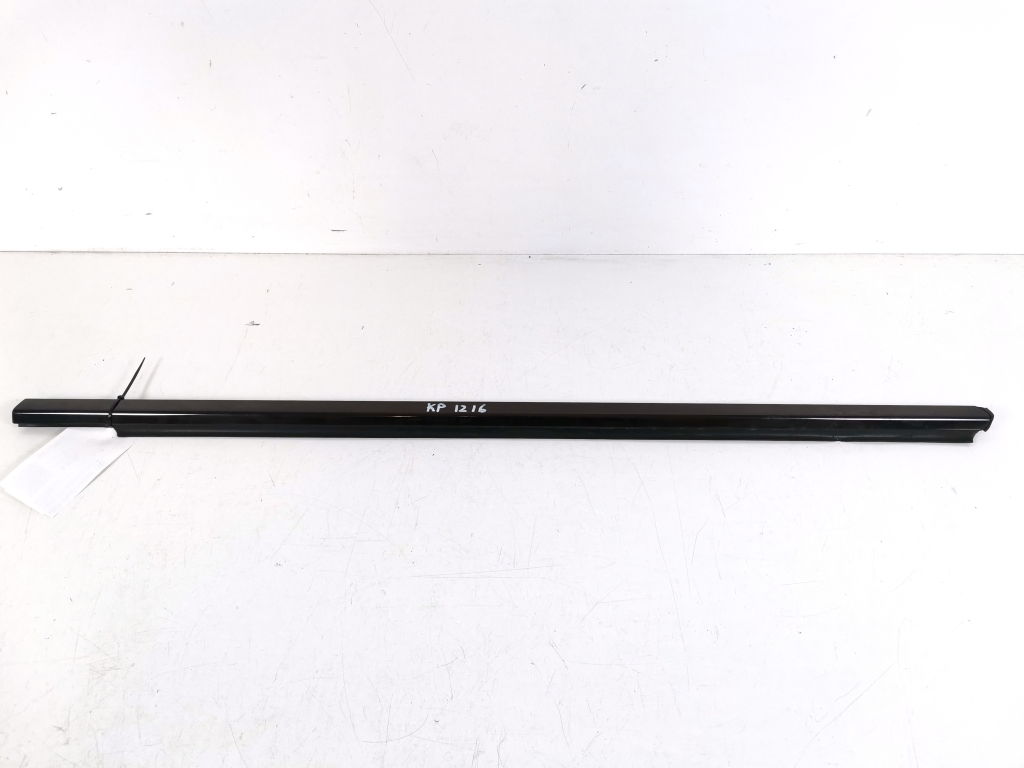 Used Mercedes Benz E-Class Front door strip to the glass exterior ...