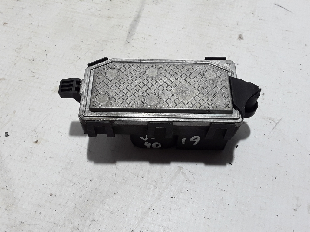 Naudotas VOLVO V40 Rėlė 31436958