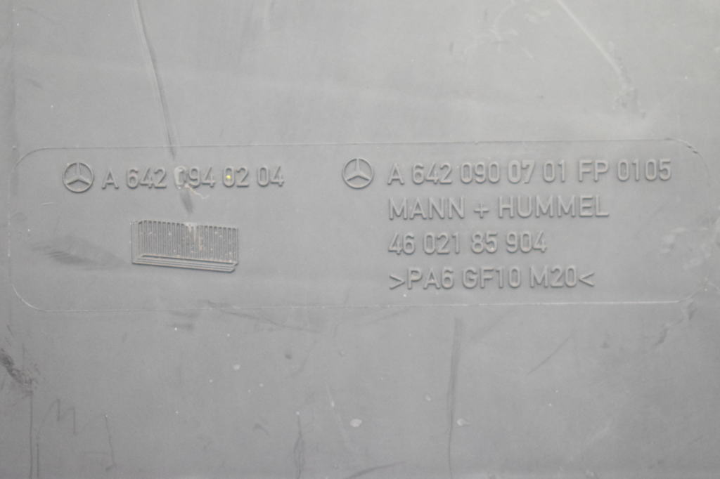 Used Mercedes Benz ML-Class Air filter housing A6420940204