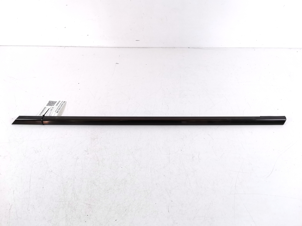 Used Mercedes Benz E-Class Rear wing fork strap outer A2116902480