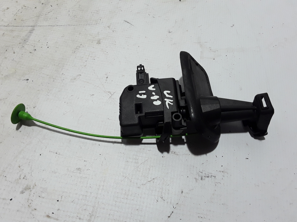 Used VOLVO V40 Fuel filler cap lock 32260461