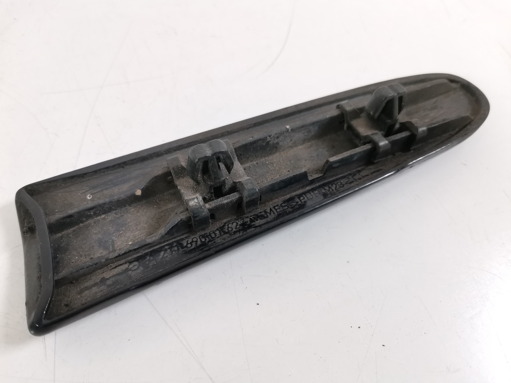 Used Mercedes Benz E-Class Front wing bar A2116900162