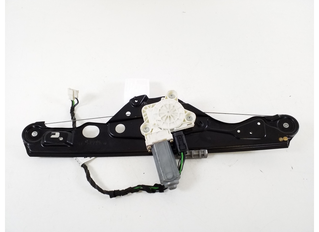 Used Mercedes Benz E-Class Rear side door window lifter and its details ...