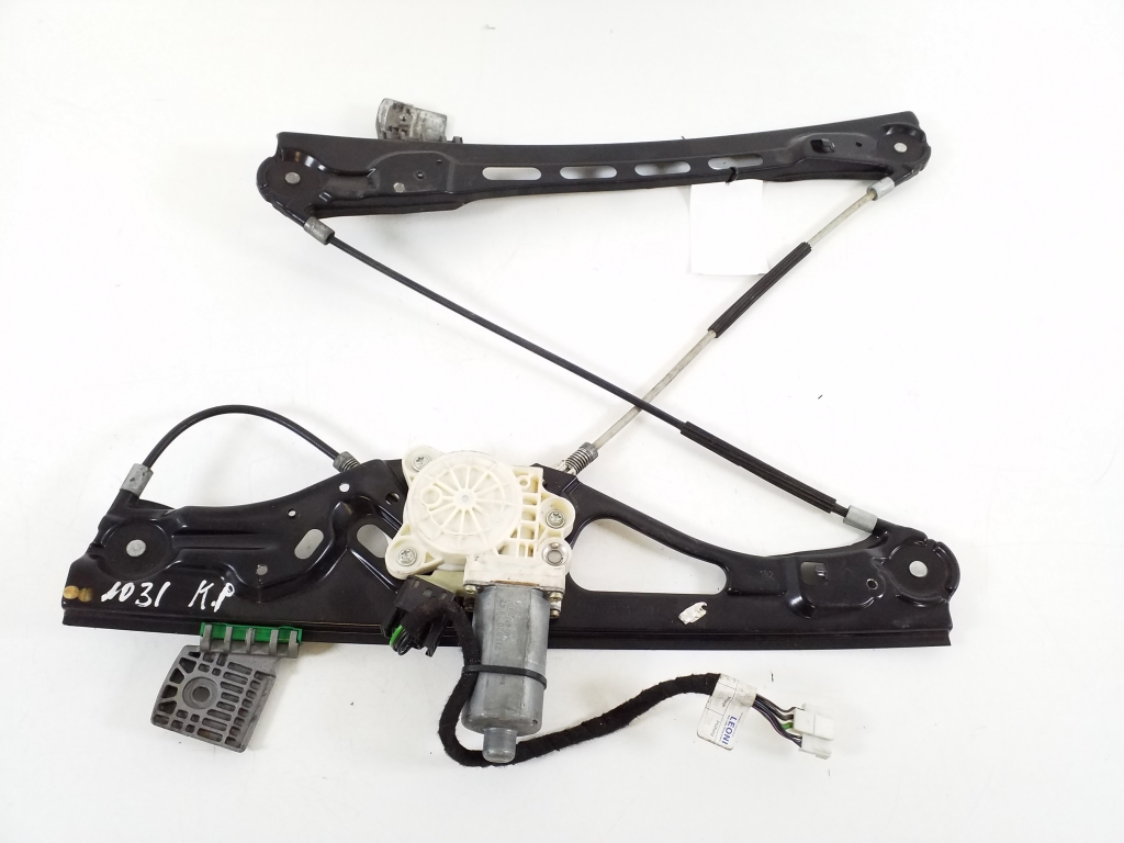 Used Mercedes Benz E-Class Front door window lifter and its parts