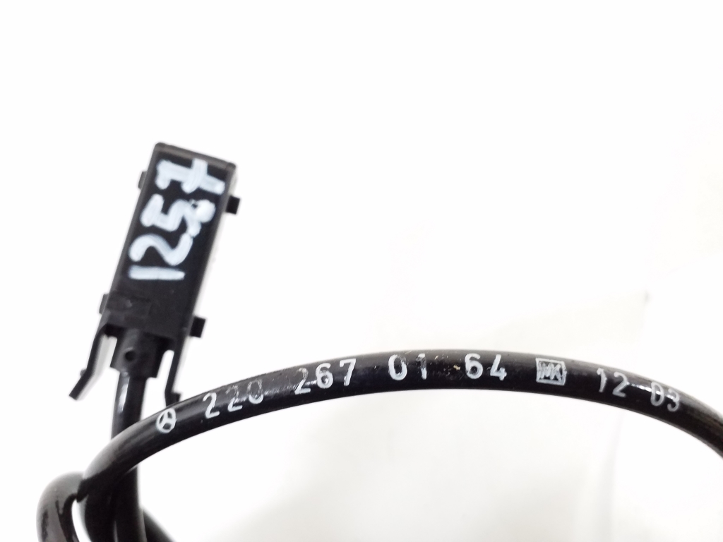 Used Mercedes Benz E-Class Gear shift cable A2202670164