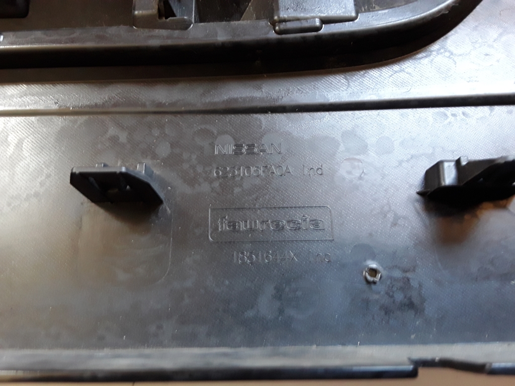 Used NISSAN Micra Front grille 623105FA0A