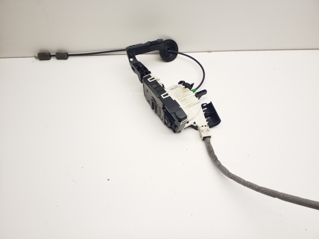 Used Mercedes Benz E-Class Front door lock A2077601440