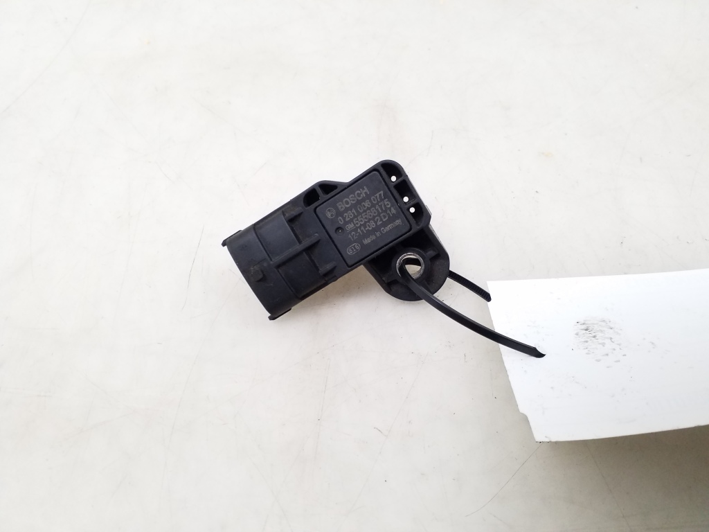 Used Opel Insignia Air pressure sensor 55568175