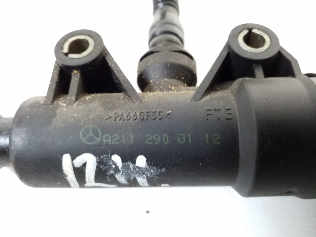 Used Mercedes Benz E-Class Clutch cylinder master A2112900112