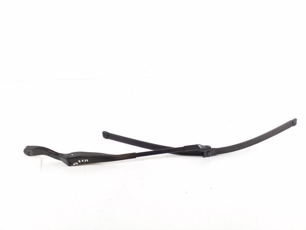 Used Mercedes Benz E-Class Windshield wiper blade A2118200344