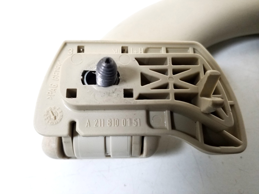 Used Mercedes Benz E-Class Roof inner handle A2118100151