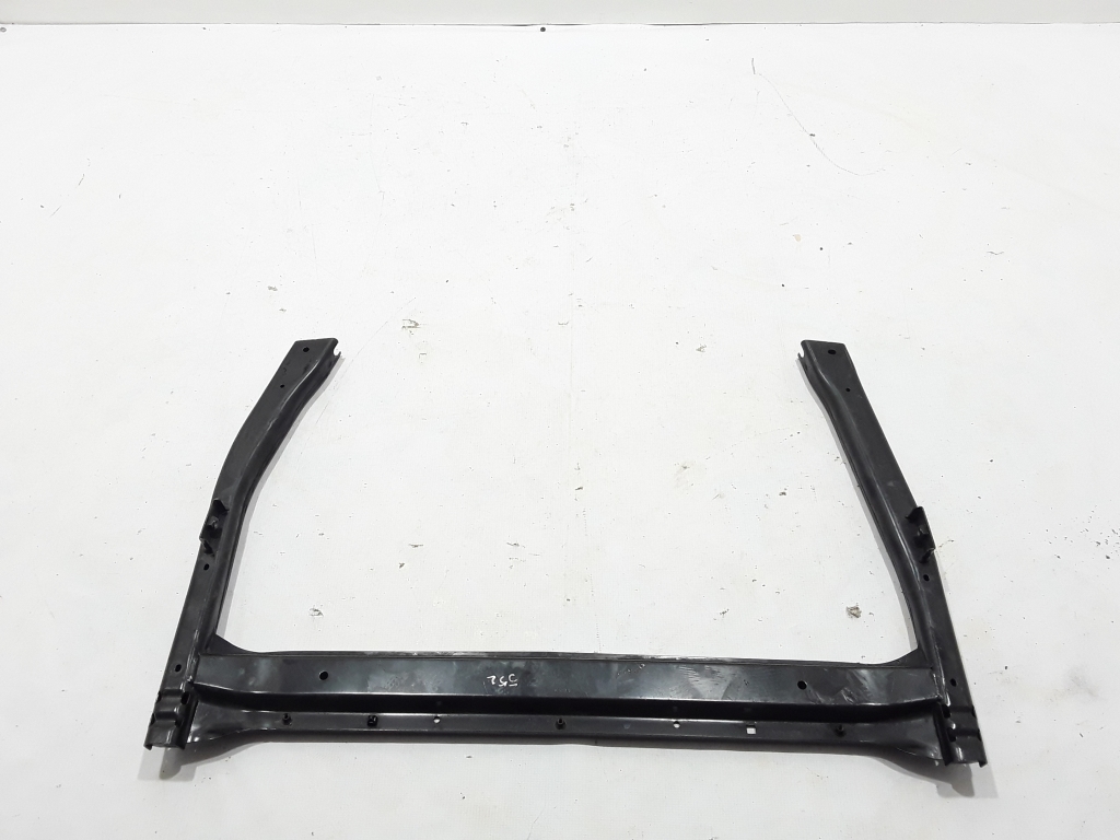 Used VOLVO XC40 Cooling radiator bracket 32221552