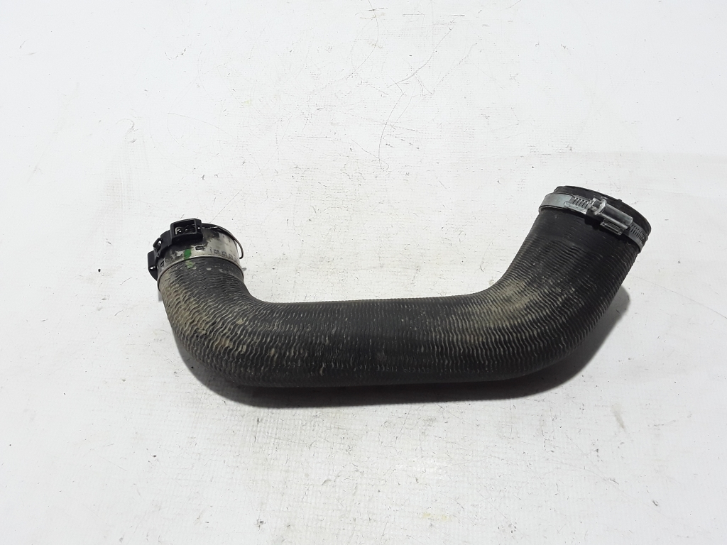 Used VOLVO V40 Intercooler hose 31657732