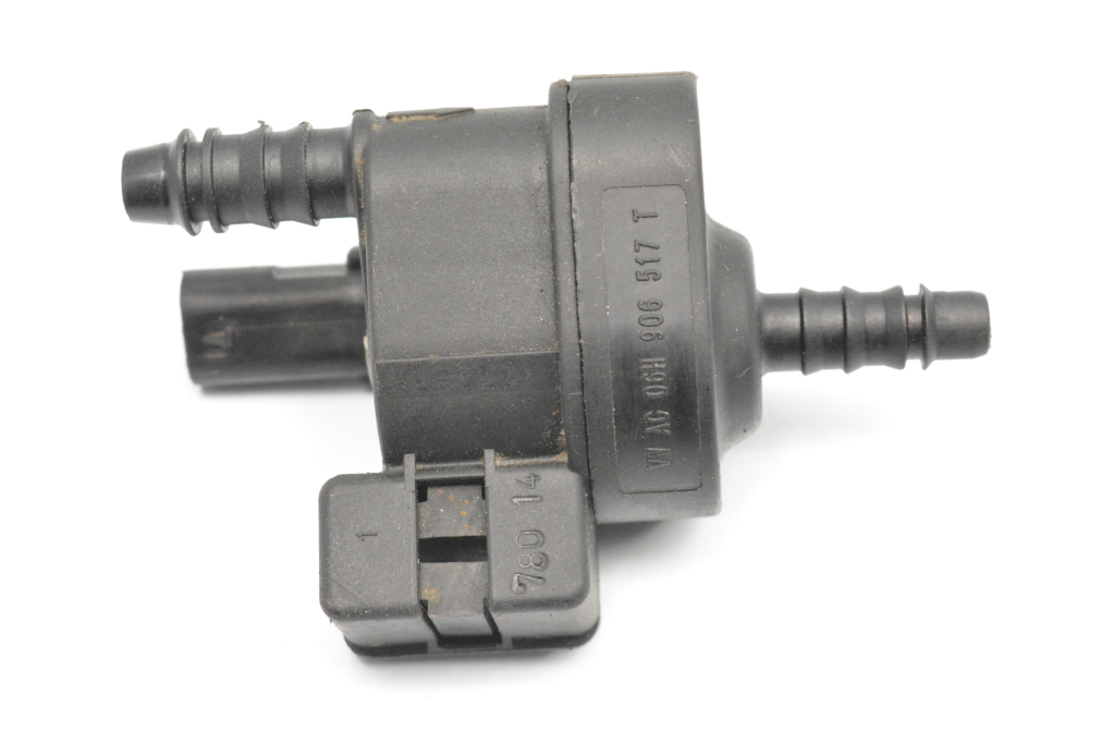 Used Volkswagen Passat Valve other 06H906517T