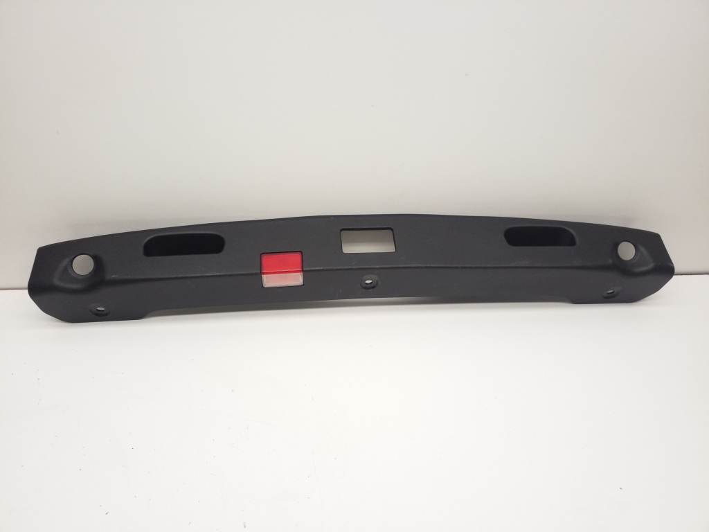 Used Mercedes Benz E-Class Other detail of the boot lid punch A2127501293