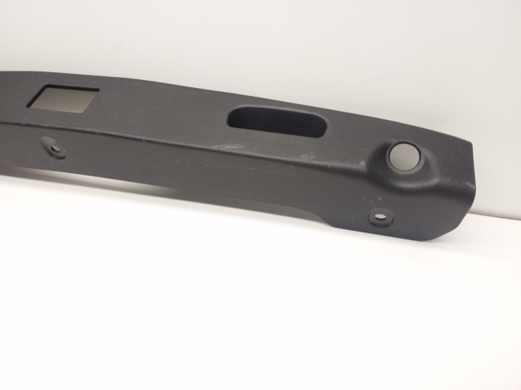 Used Mercedes Benz E-Class Other detail of the boot lid punch A2127501293