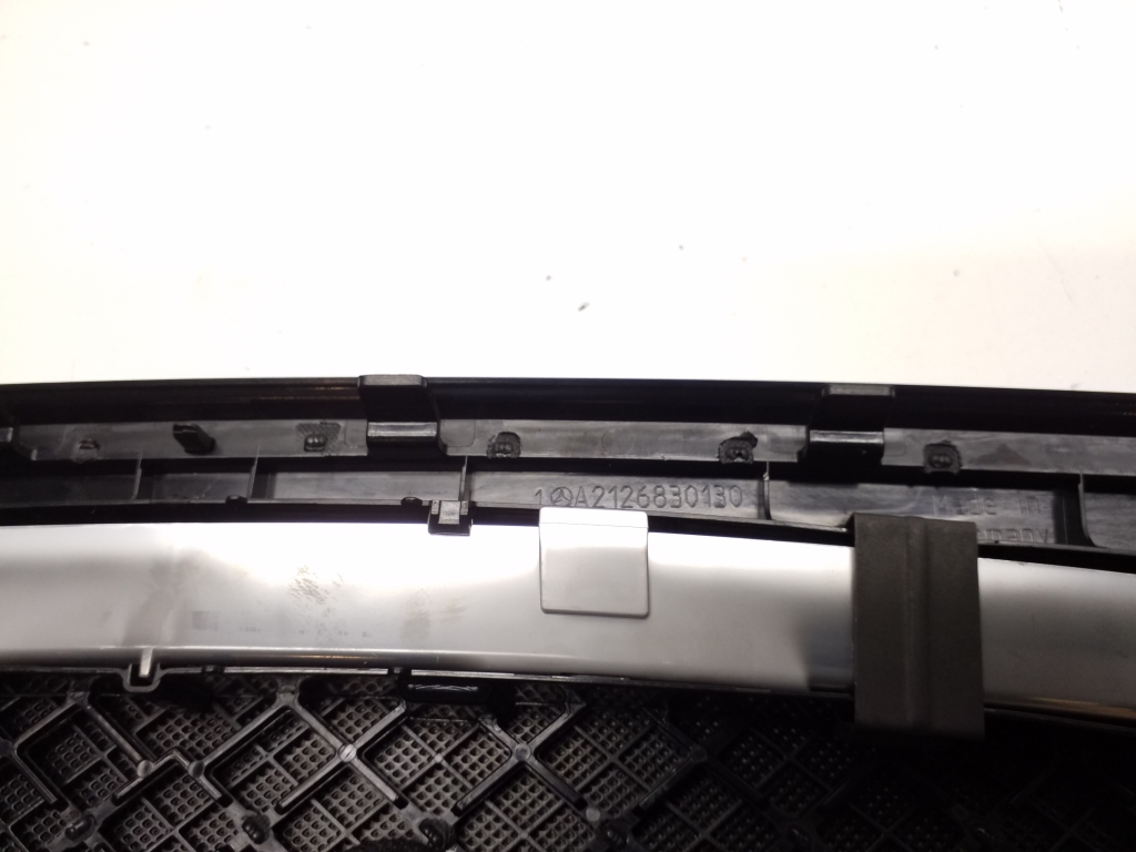 Used Mercedes Benz E-Class Additional stop light A2048200056