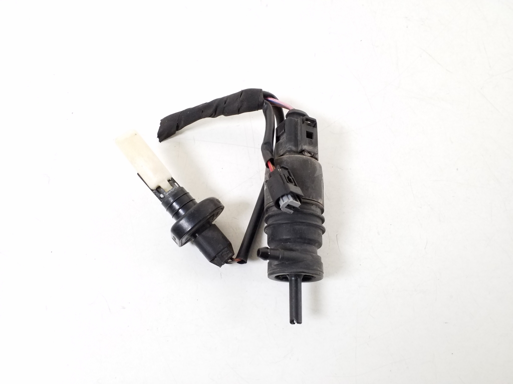 Used Mercedes Benz E-Class Front window washer motor A2108690821