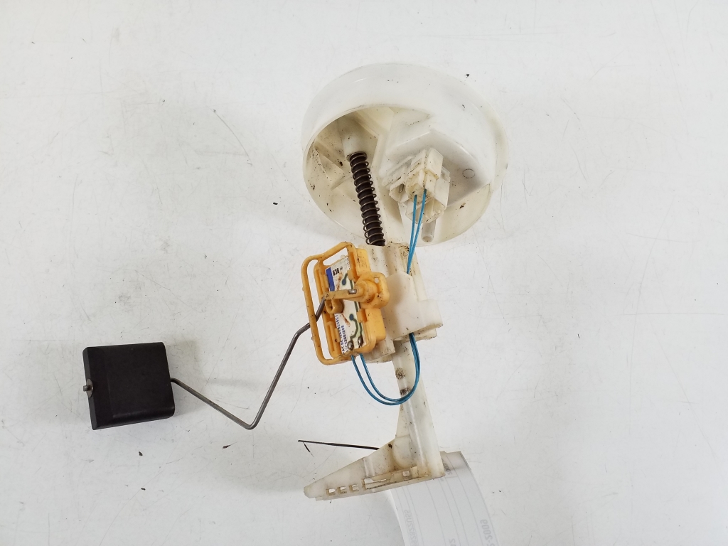 Used Mercedes Benz E-Class Fuel level gauge in the tank A2114701641