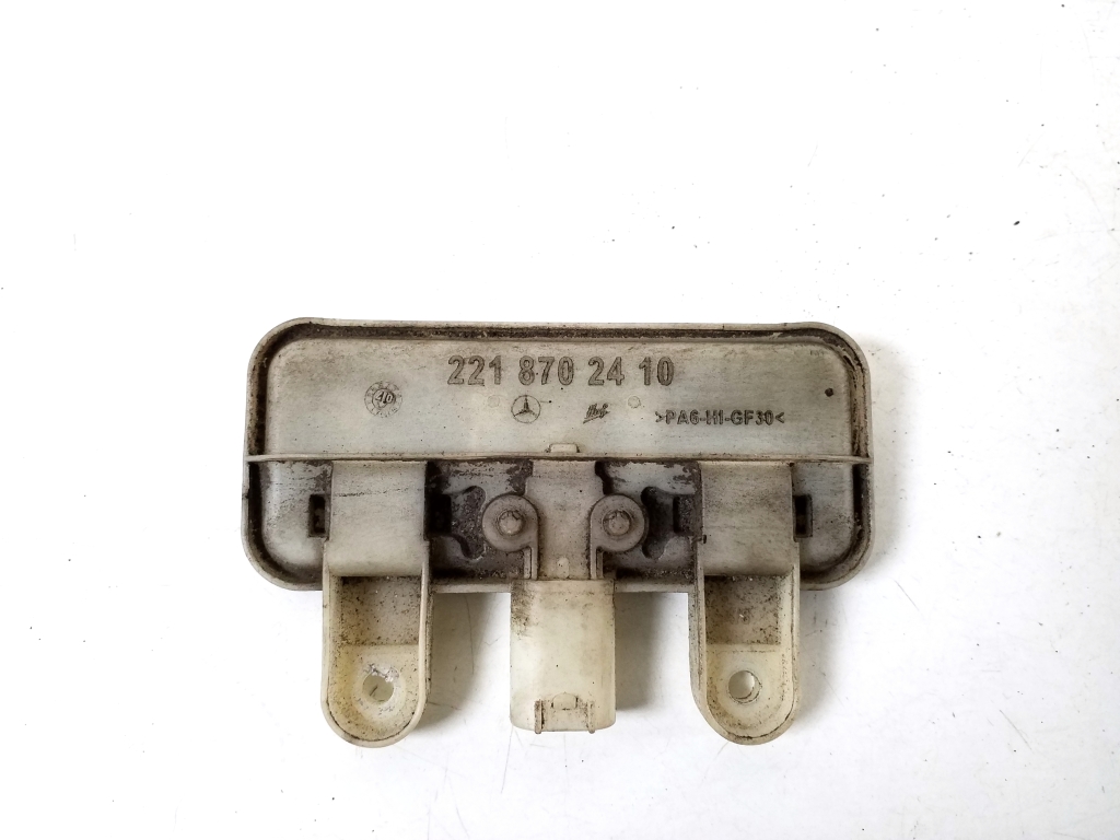 Used Mercedes Benz A-Class Outer boot handle A2218702410