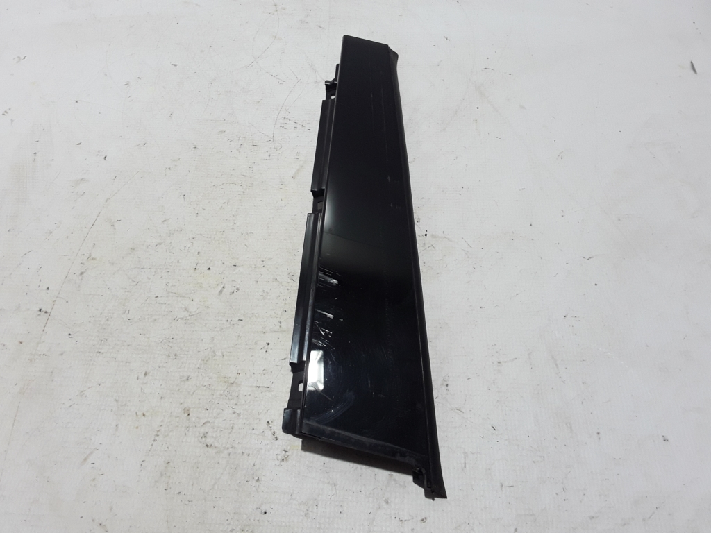 Used VOLVO XC60 Rear side door strip to glass outer 32216801