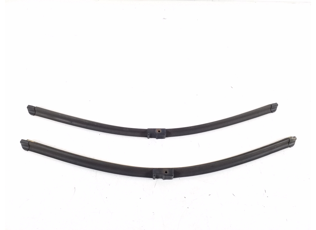 Used Mercedes Benz C-Class Windshield wiper blades A2048201300