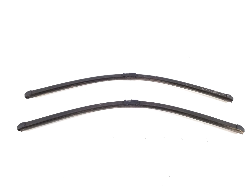 Used Mercedes Benz C-Class Windshield wiper blades A2048201300