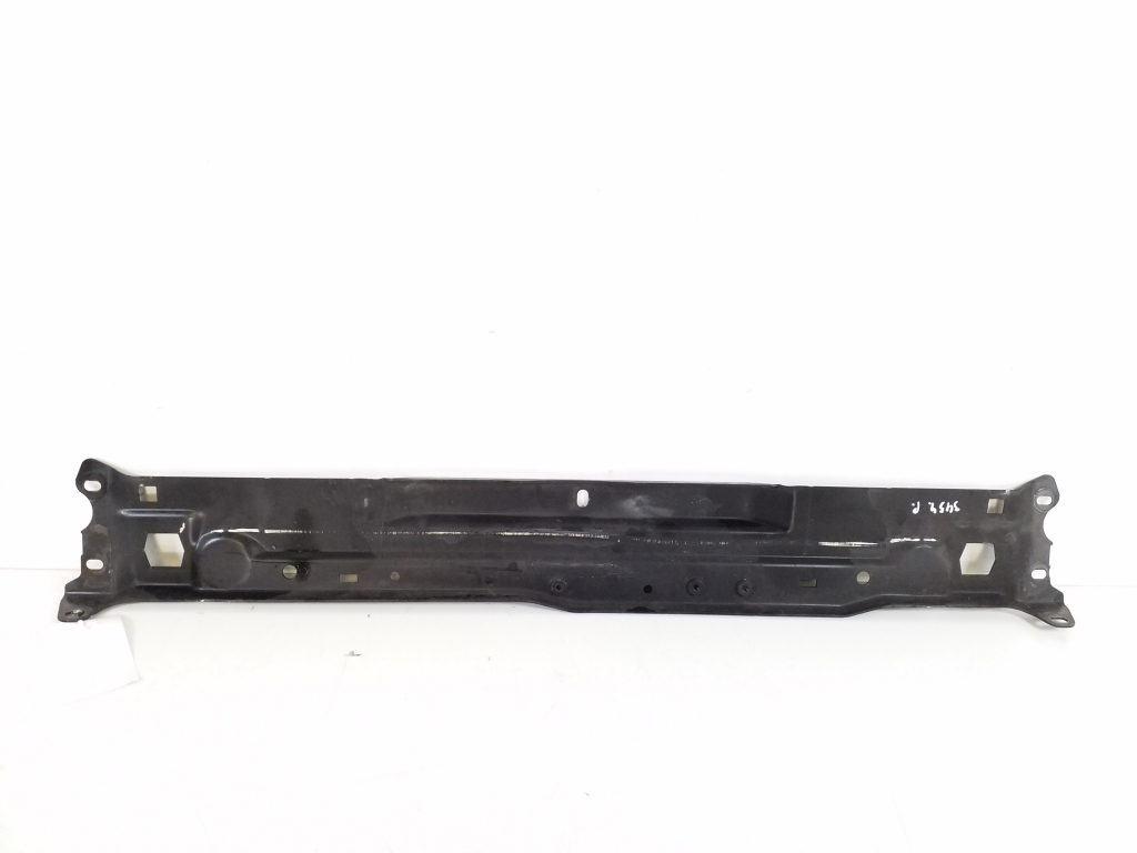 Used Mercedes Benz C-Class The middle part of the front frame A2046200072