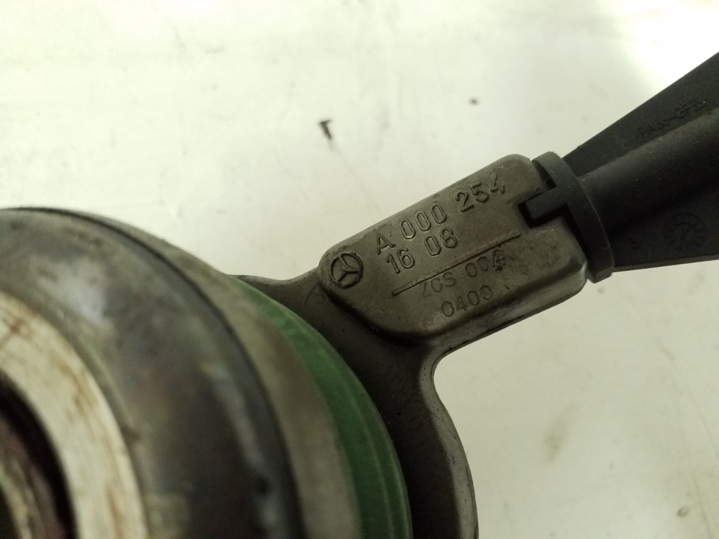 Used Mercedes Benz C-Class Clutch release bearing A0002541608