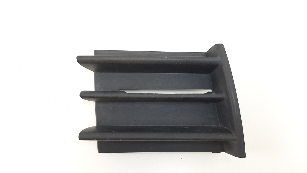 Used Skoda Octavia Front bumper lower grille 1Z0853666