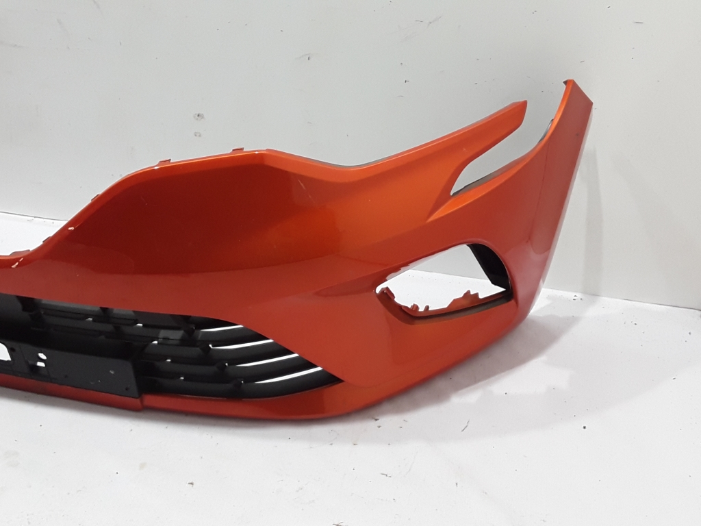 Used RENAULT Clio Front bumper 620220229R